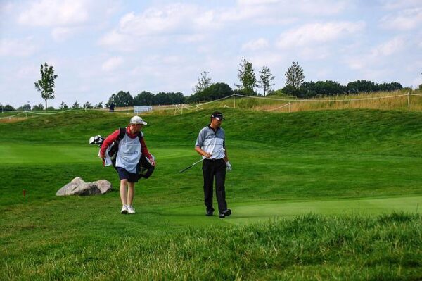 Le caddie de golf : Un véritable partenaire de jeu - Nibblick